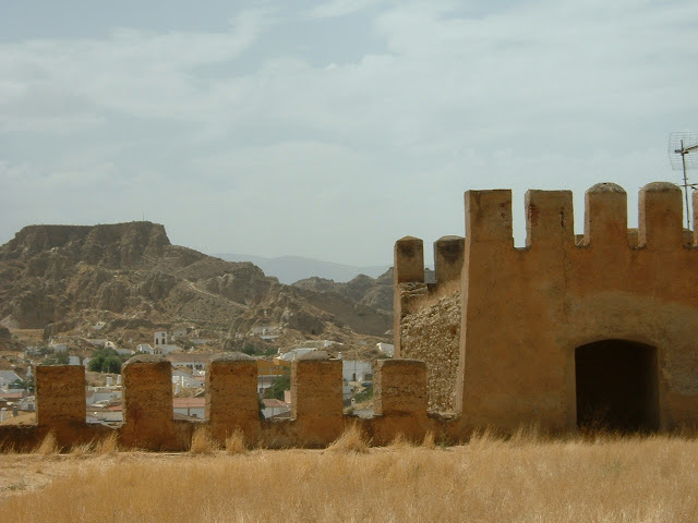 Castillos en planetas herrantes, las fortalezas de Hun-Tun | Una ...